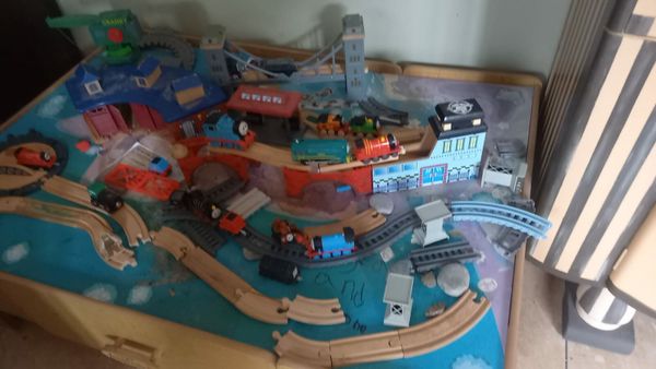 thomas the tank engine wall paper | 52 All Sections Ads For Sale in ...