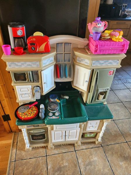 step 2 play kitchen | 206 All Sections Ads For Sale in Ireland | DoneDeal