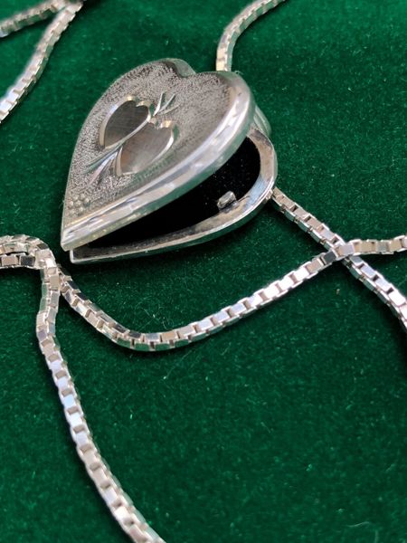 heart locket | 3 All Sections Ads For Sale in Ireland | DoneDeal