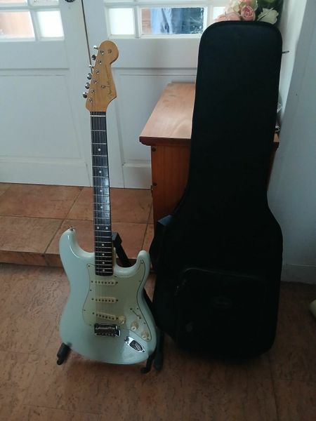 lawn-edging-border Guitars Ads For Sale in Ireland | DoneDeal