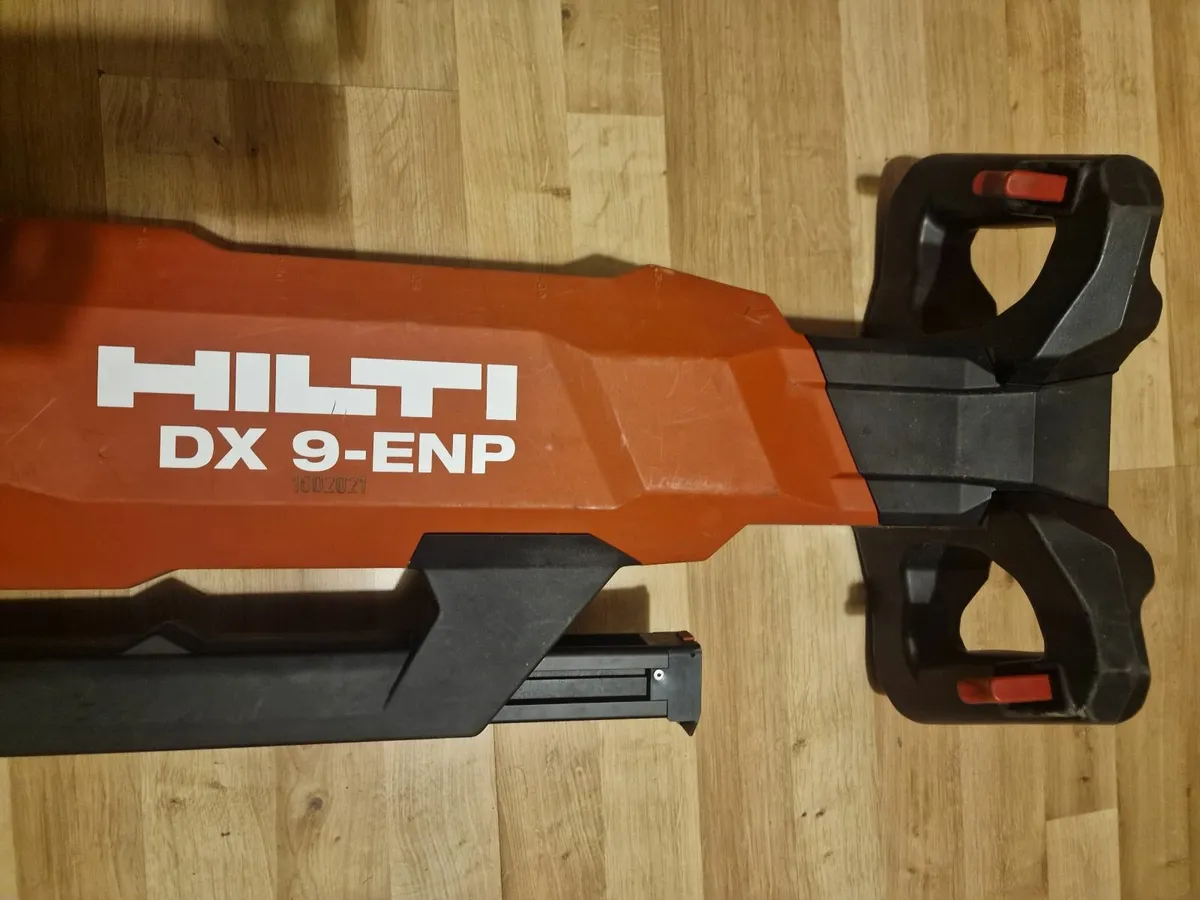 Hilti DX 9-ENP POWDER-ACTUATED DECKING TOOL for sale in Co. Dublin for €1,150 on DoneDeal