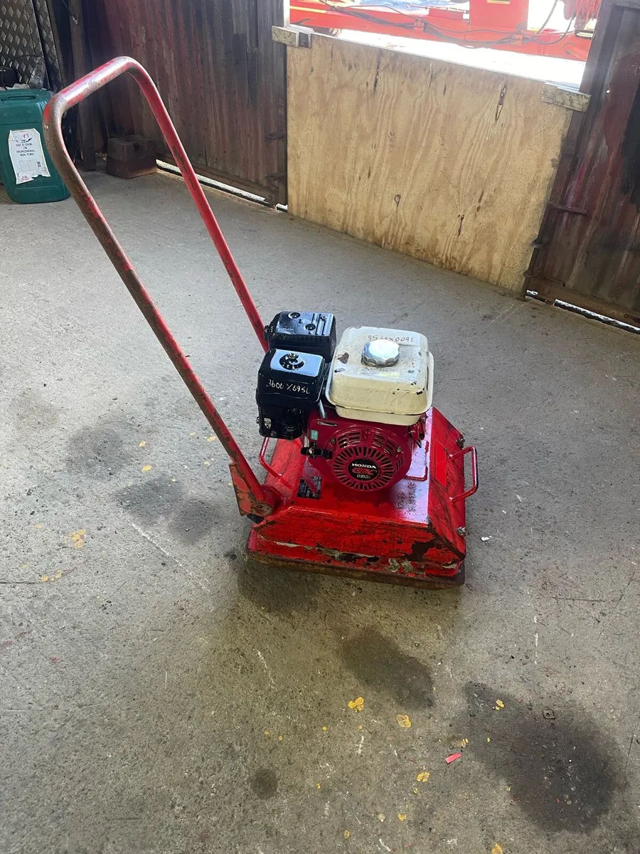 Fairport petrol wacker plate for sale in Co. Donegal for 450 on DoneDeal