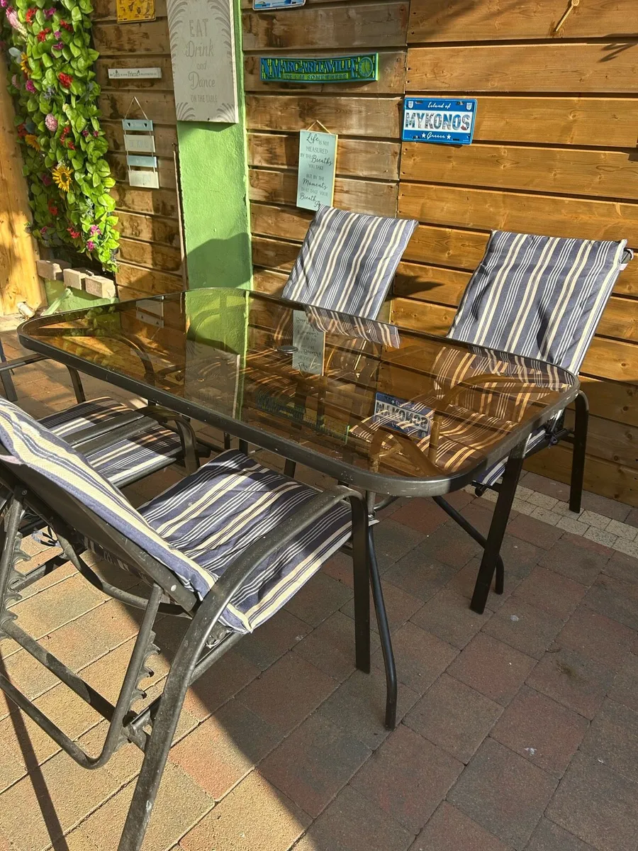 Patio furniture done deal store
