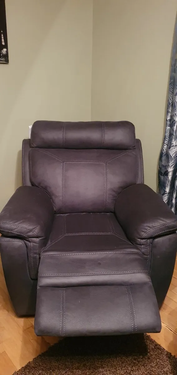 Donedeal recliner chairs store