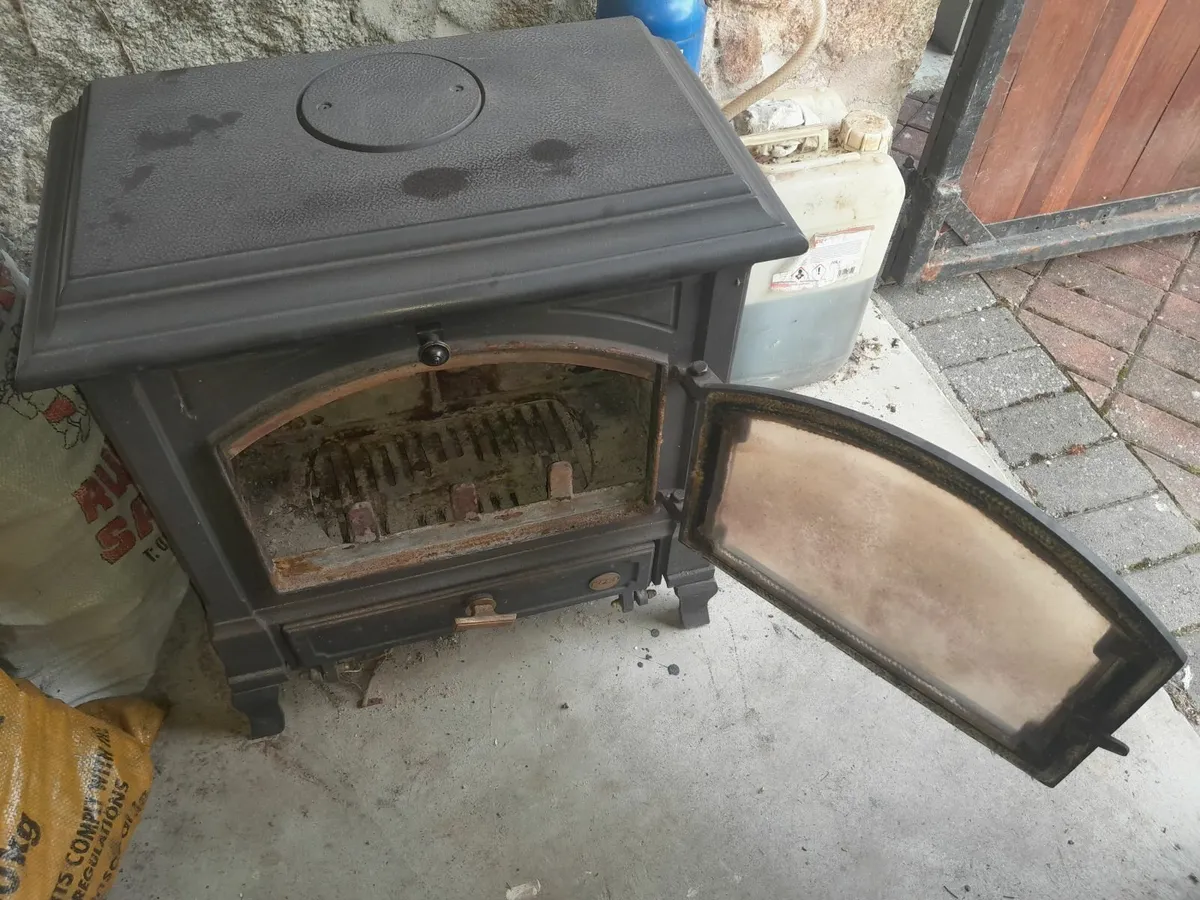 8KW Efel Harmony Solid Fuel Stove for sale in Co. Carlow for €200 on DoneDeal