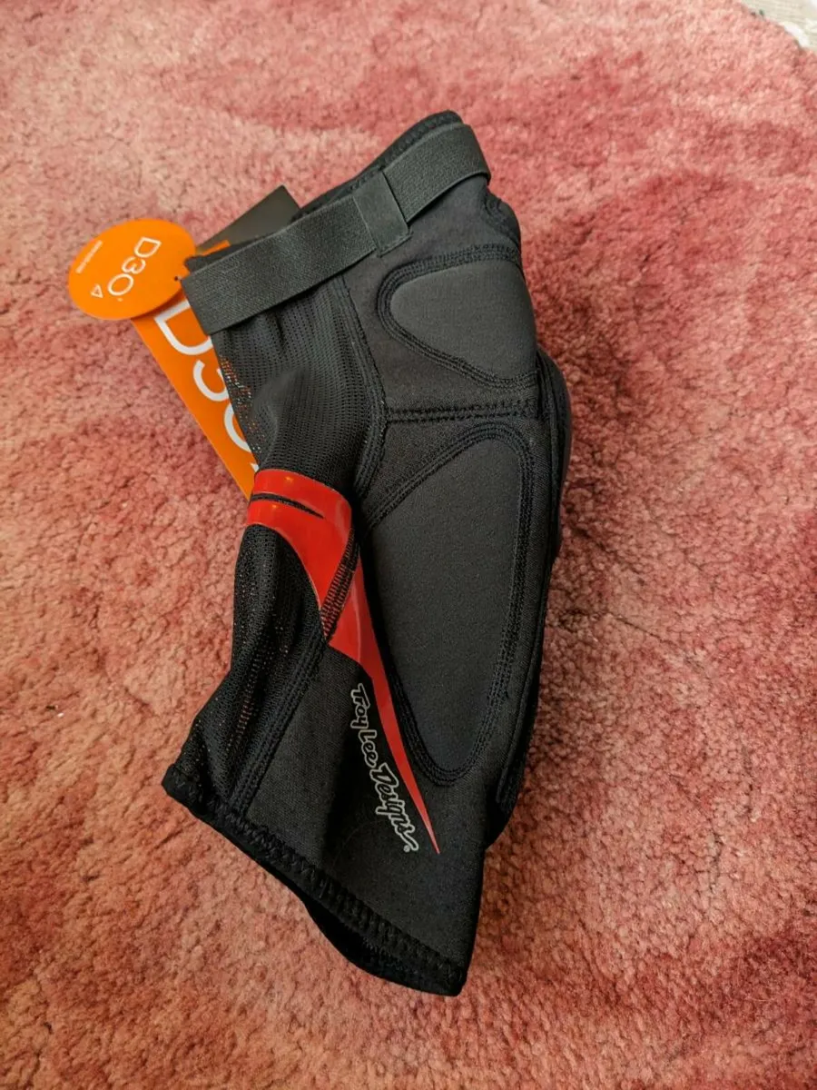 Troy Lee Designs Moutain Bike Raid knee guards for sale in Co. Dublin for €60 on DoneDeal
