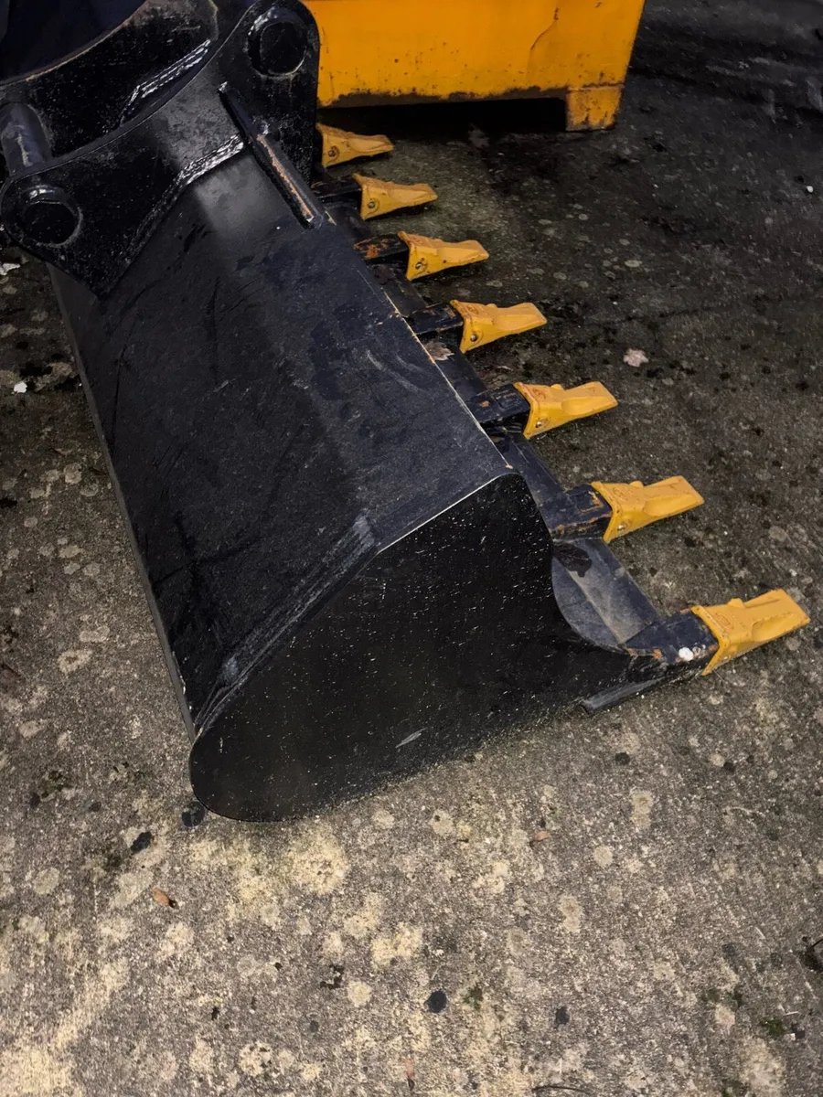 Tilting bucket& ditching bucket for sale in Co. Clare for €1,234 on ...