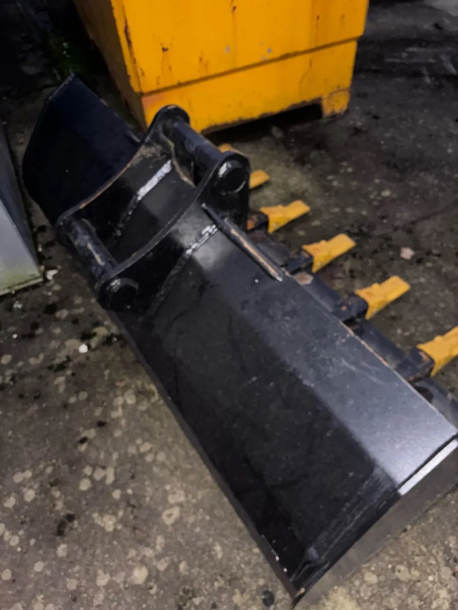 Tilting bucket& ditching bucket for sale in Co. Clare for €1,234 on ...