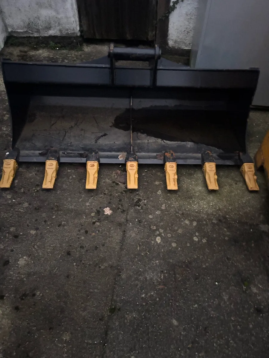 Tilting bucket& ditching bucket for sale in Co. Clare for €1,234 on ...