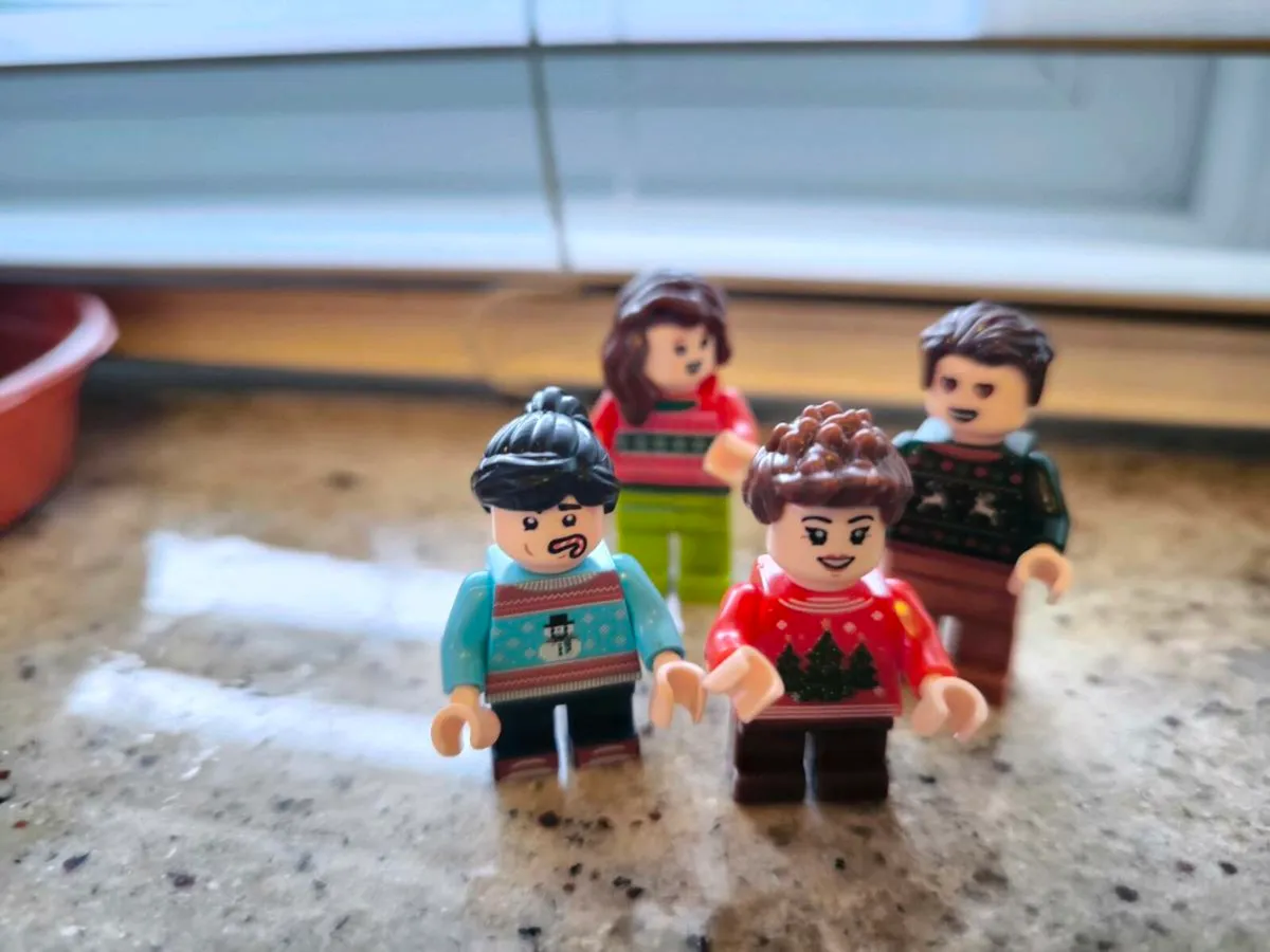 Christmas jumper family for sale in Co. Donegal for €10 on DoneDeal