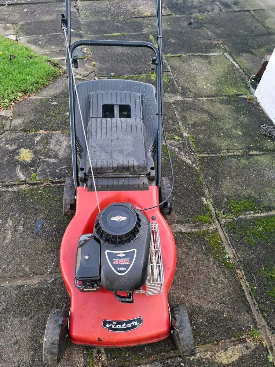 Victor lawnmower push for sale in Co. Louth for €70 on DoneDeal