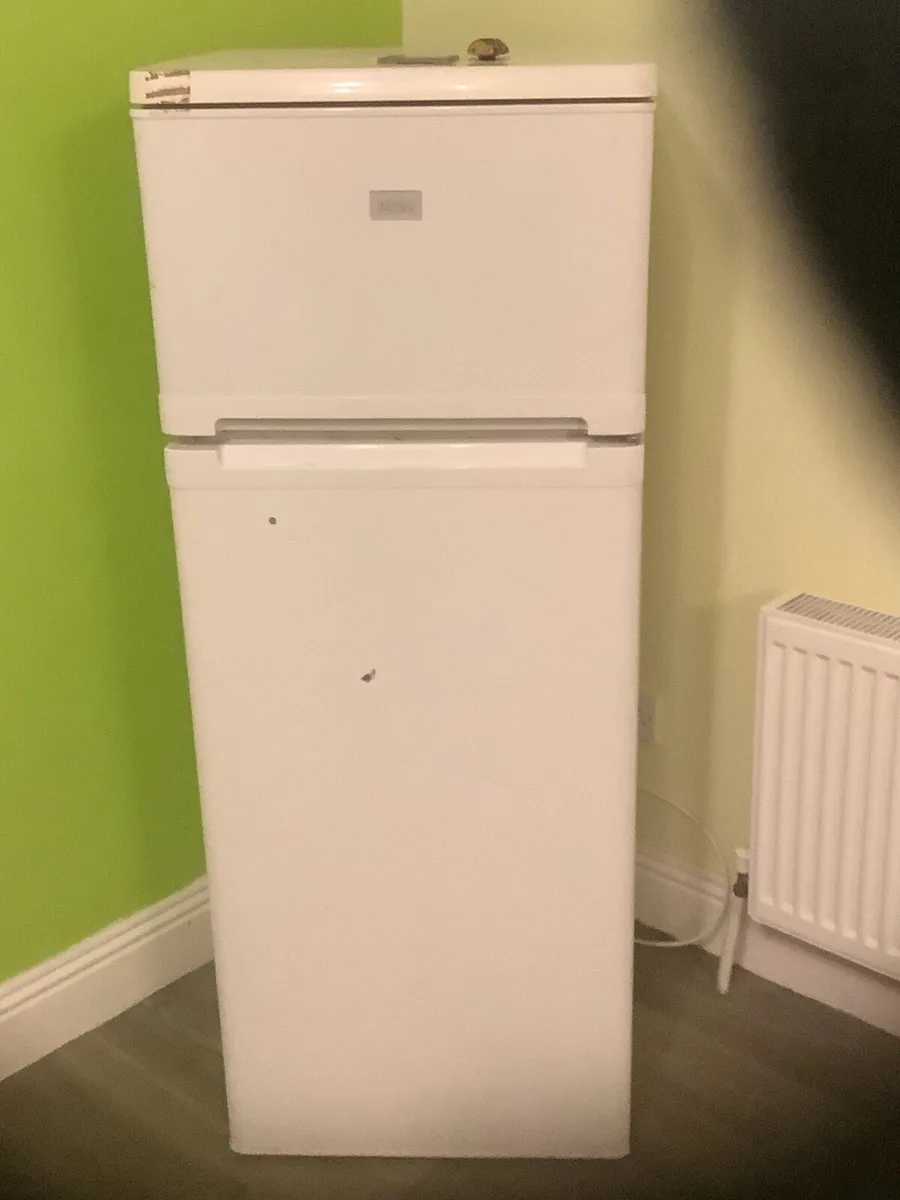 ZANUSI Fridge Freezer for sale in Co. Cork for €75 on DoneDeal