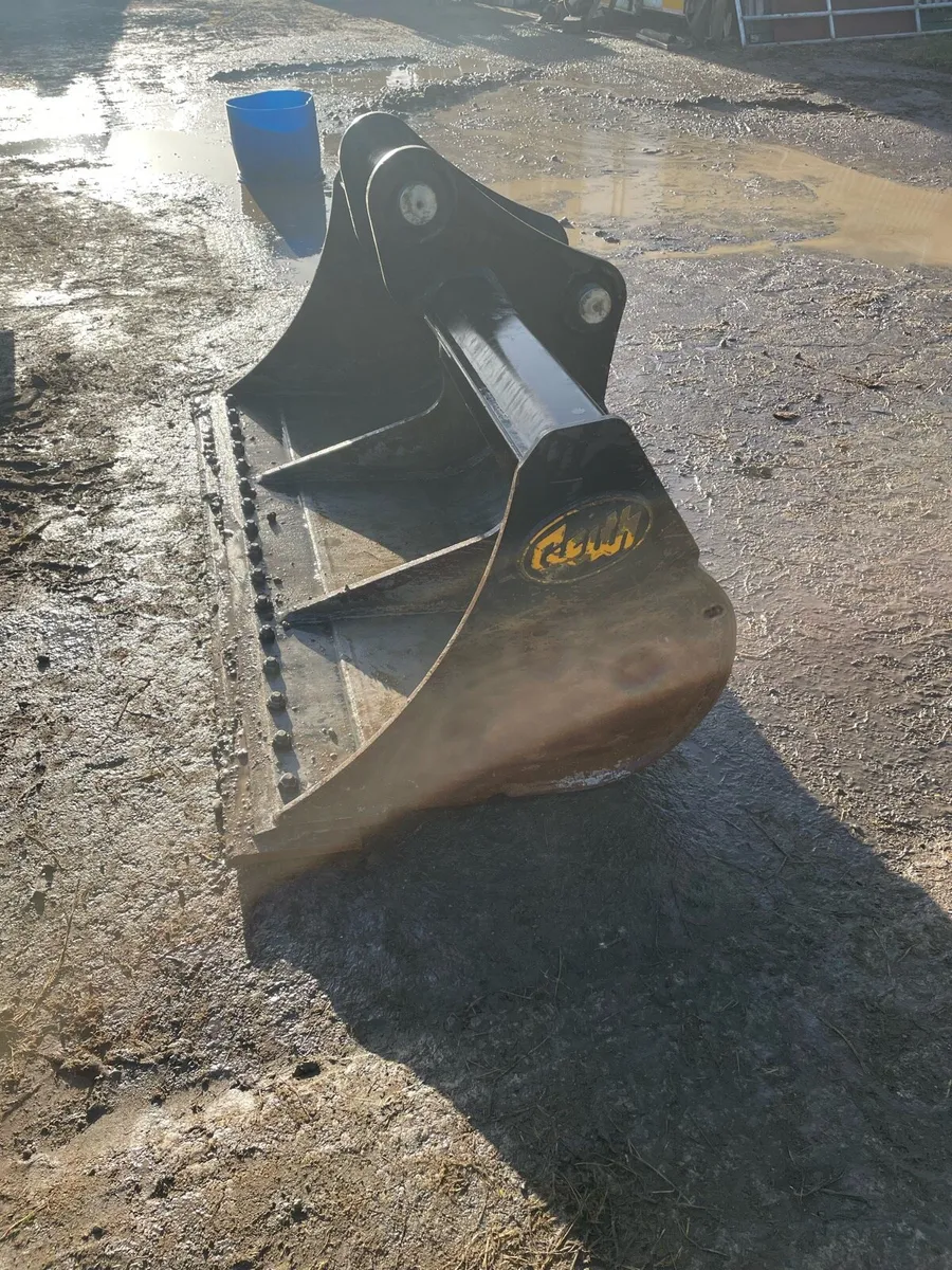 Grading bucket 7foot for sale in Co. Kildare for €1,550 on DoneDeal