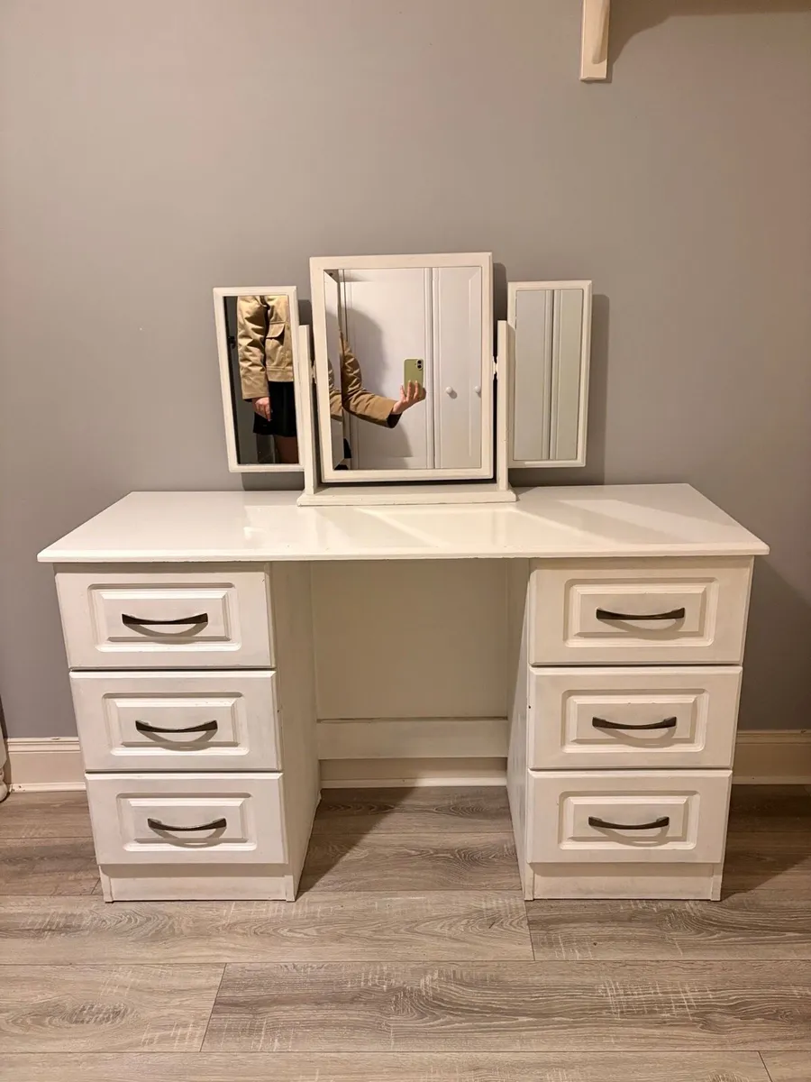 Vanity unit with mirrors for sale in Co. Clare for €80 on DoneDeal