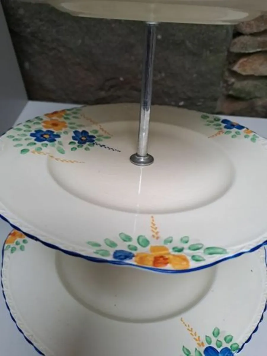 3 tier cake server Gibson's for sale in Co. Leitrim for €20 on DoneDeal