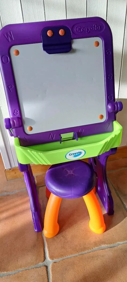 Crayola art studio for sale in Co. Cork for €15 on DoneDeal