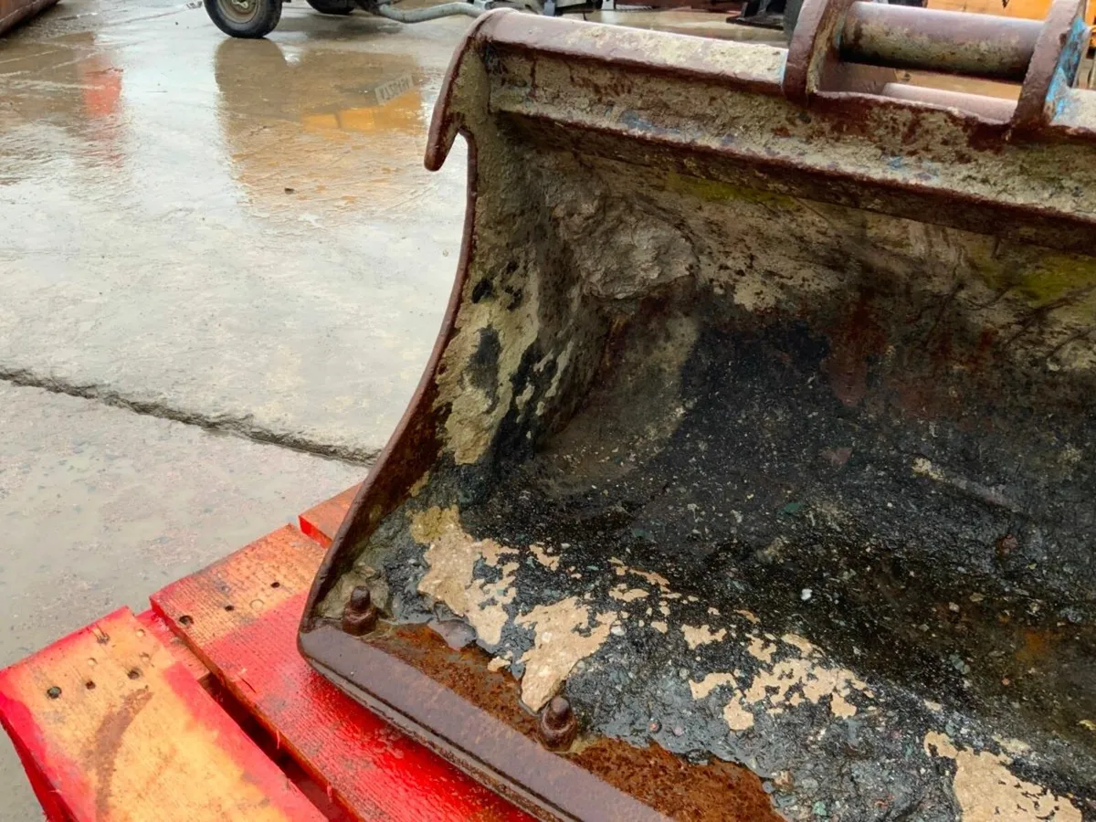 24" MINI DIGGER BUCKET........35mm PIN.......#220. for sale in Co ...