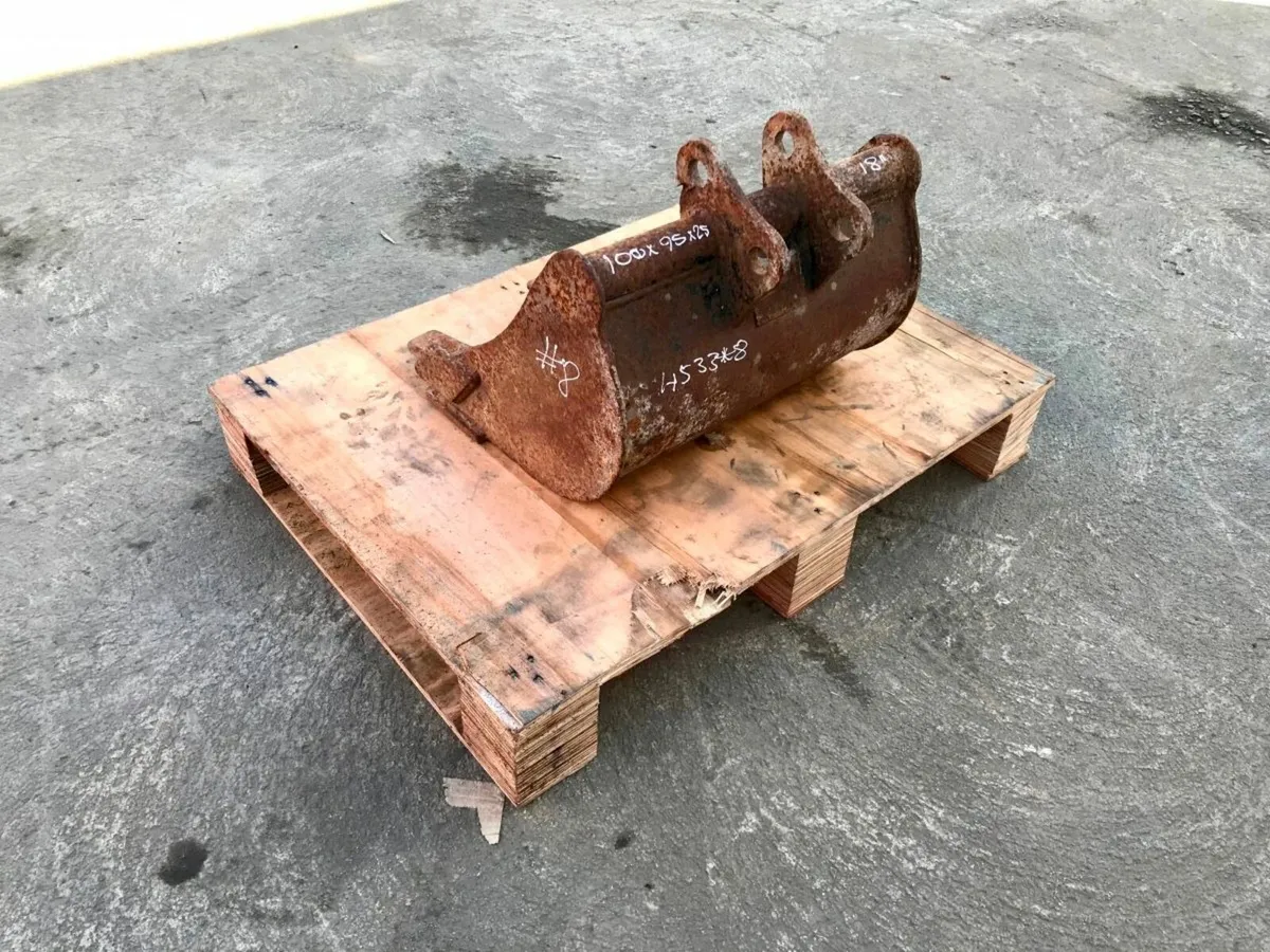 18" MINI DIGGER BUCKET......25mm PINS ....4533/8 for sale in Co. Louth ...