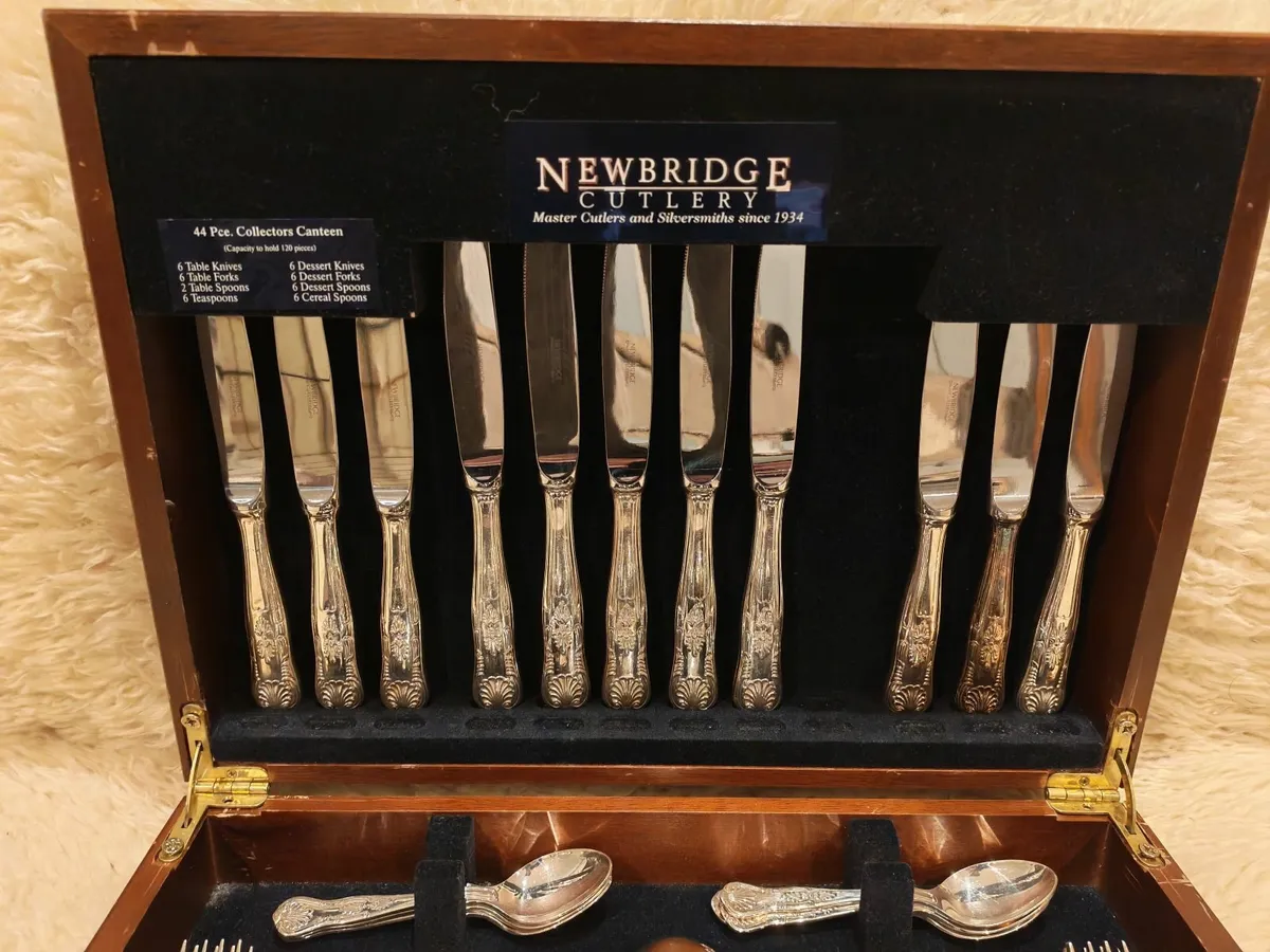 New Bridge Kings 44-Piece Collectors Canteen for sale in Co. Limerick ...