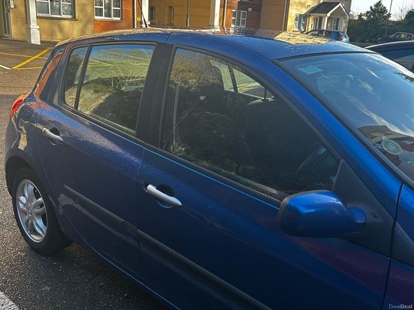 Blue Renault Clio for sale in Co. Cork for €1,650 on DoneDeal