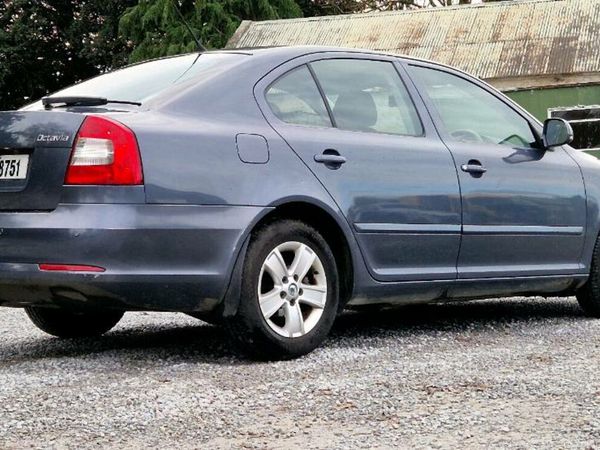 Automatic Scoda Octavia for sale in Tipperary for €2,800 on DoneDeal