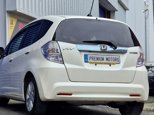 Honda Fit Hybrid Automatic for sale in Dublin for €7,650 on DoneDeal