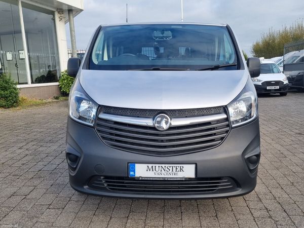 2015 VIVARO MPV 8 SEATS ,WHEELCHAIR RAMP 30K MILES for sale in ...