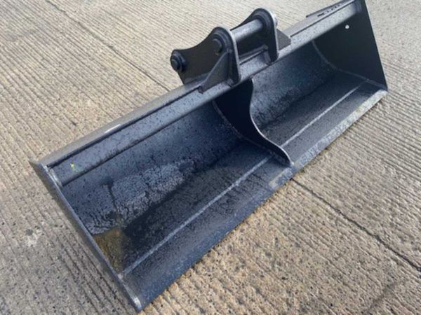 JCB 3CX// 5FT Sheugh / Grading / Ditching Bucket for sale in Derry for ...