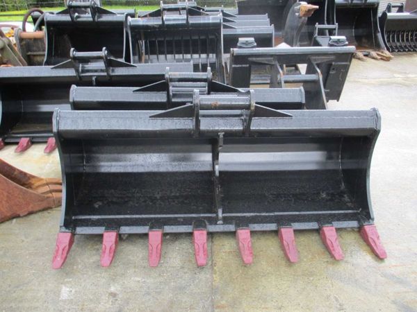 Raking Buckets in stock for sale in Kerry for €10 on DoneDeal