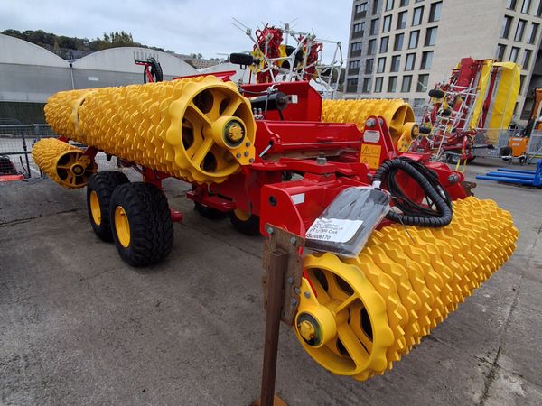 Vaderstad Rollers, 6m-12m for sale in Cork for €1,234 on DoneDeal
