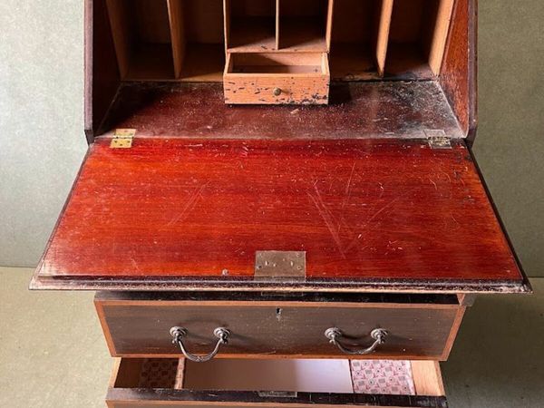 Writing Desk for sale in Co. Laois for €100 on DoneDeal