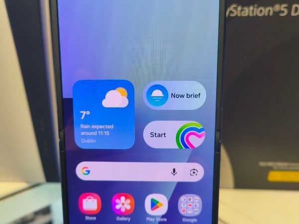 Samsung Galaxy Z Flip7 (SM-F766B) 256GB 12Gram Blue Shadow, Unlocked A ...