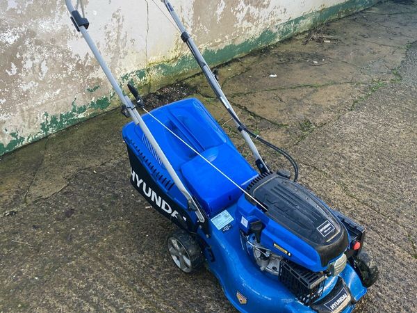 Hyundai 17”/43cm 139cc Self-Propelled Lawnmower for sale in Co ...