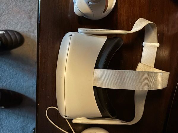 Oculus Quest 2 VR headset with controllers for sale in Co. Dublin for € ...