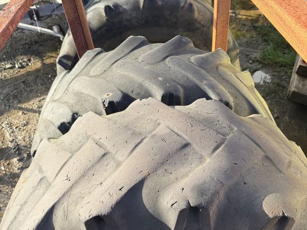 Manitou teleporter tyres for sale in Co. Kerry for €400 on DoneDeal