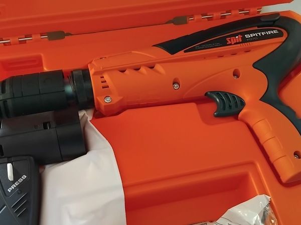 Spit P370 Steel Nail Gun for sale in Co. Clare for €500 on DoneDeal
