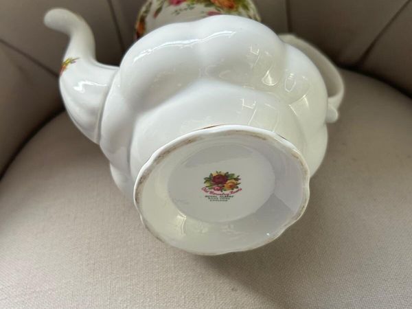 Royal Albert Teapot for sale in Co. Cork for €65 on DoneDeal