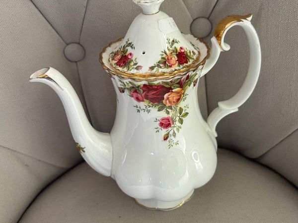 Royal Albert Teapot for sale in Co. Cork for €65 on DoneDeal