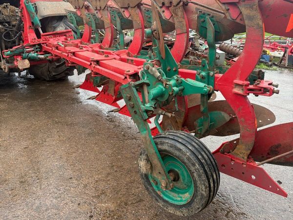 Kverneland plough for sale in Co. Armagh for £1 on DoneDeal