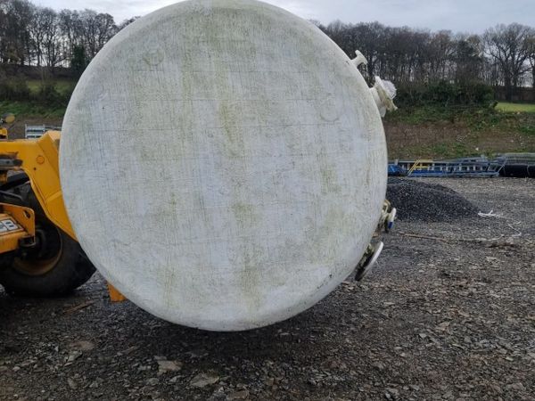 Fibreglass water tank for sale in Co. Monaghan for €500 on DoneDeal