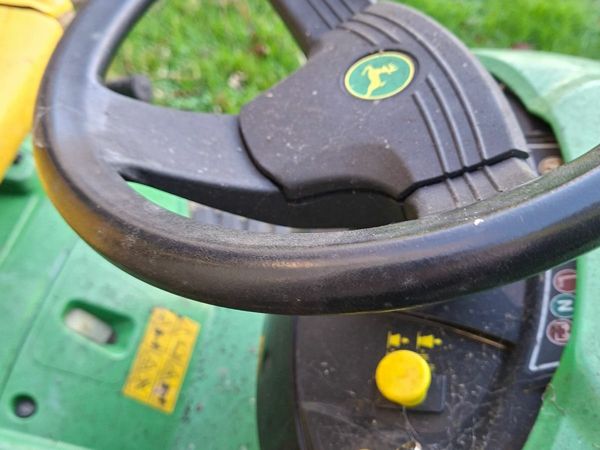 John Deere Ride on Lawnmower for sale in Co. Mayo for €350 on DoneDeal
