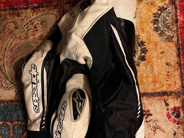 Alpinestar leather jacket for sale in Co. Louth for €200 on DoneDeal