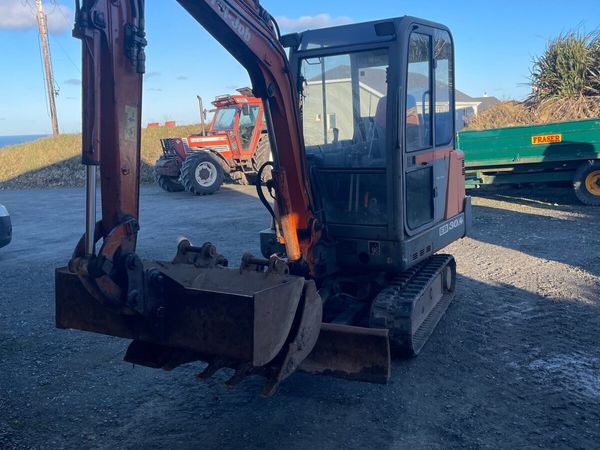 3 ton digger for sale in Co. Donegal for €9,750 on DoneDeal