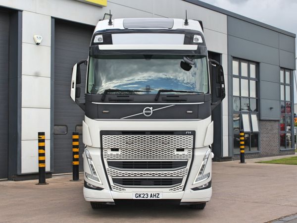 2023 (23) VOLVO FH500 6X2 TRACTOR UNIT for sale in Armagh for £84,950 ...