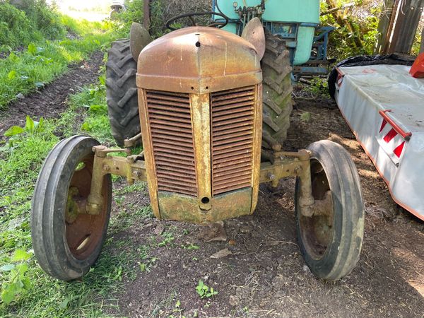 Tractor for sale in Tipperary for €950 on DoneDeal