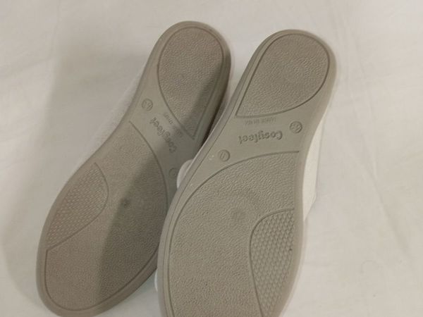 cosyfeet womans slippers for sale in Donegal for €25 on DoneDeal