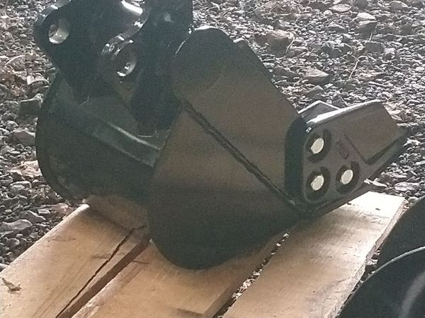 MICRO DIGGER BUCKET 25mm pins for sale in Fermanagh for £175 on DoneDeal