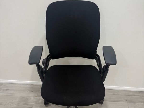 Steelcase Leap V2 office chair for sale in Dublin for €395 on DoneDeal