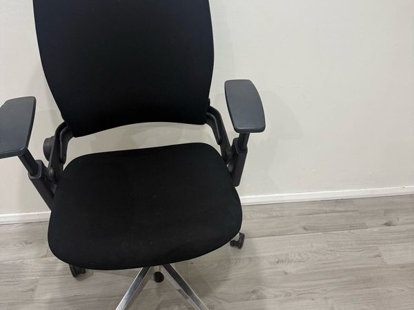 Steelcase Leap V2 office chair for sale in Dublin for €395 on DoneDeal