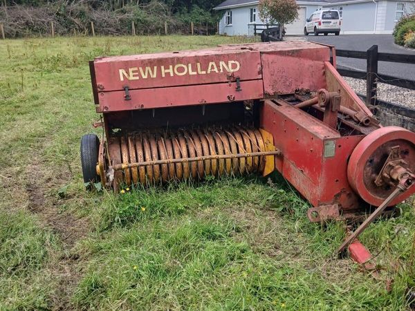 274 new Holland square baler for sale in Leitrim for €350 on DoneDeal